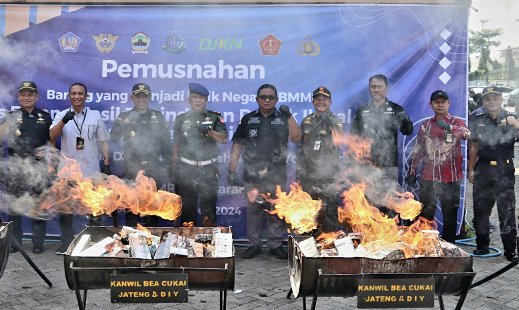 Bea Cukai Jateng- DIY Musnahkan 25,1 Juta Batang Rokok Ilegal dan Berbagai Jenis BMMN - Cakram.Net
